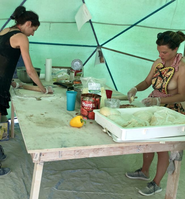 Burn To Eat – Food & Drink At Burning Man | Gourmadela
